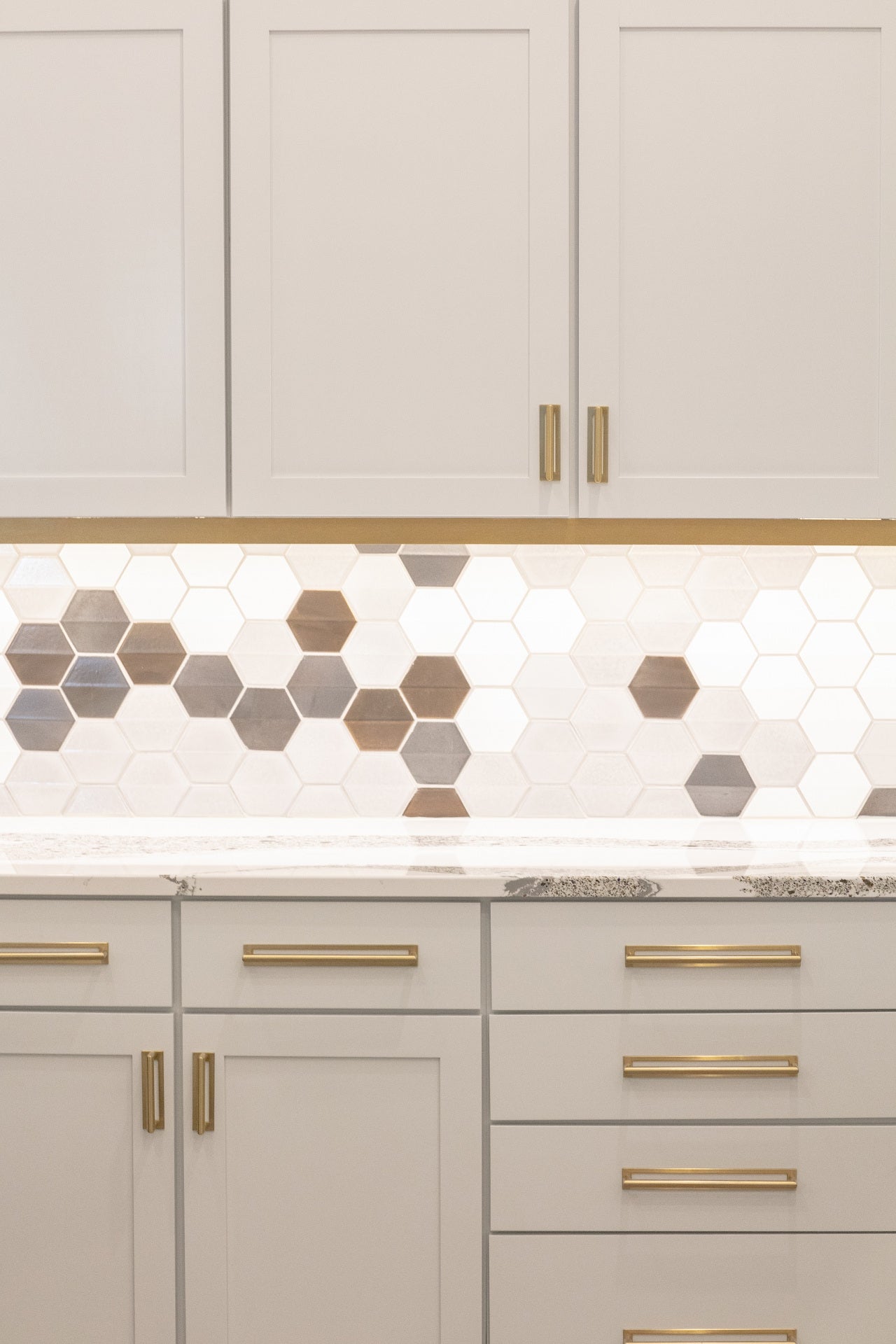 Shinju Crest Color Blend – Lunada Bay Tile